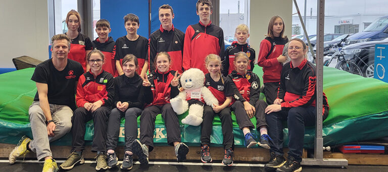 Hochspringen zwischen Neuwagen | WSSV SUHL 1990 E.V.